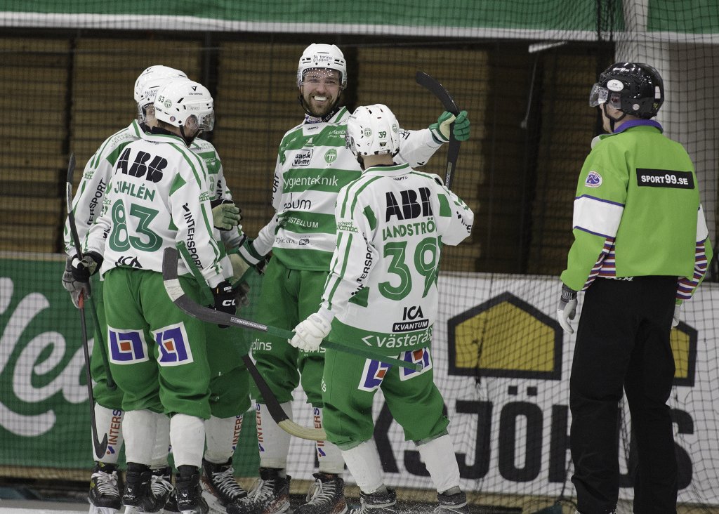 2-0 i matcher för herrlaget - nu kan man avgöra på hemmaplan - VSK Bandy